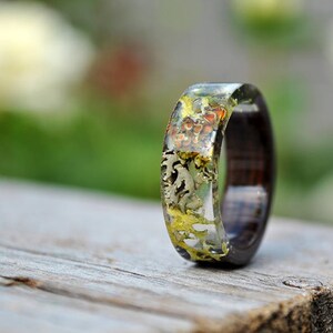 Mens Forest Ring With Wood and Moss, Nature Wooden Wedding Rings, Wood ...