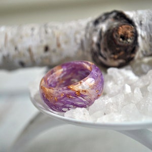 Violet Flower Resin Ring. Wedding Day Resin Ring with Purple | Etsy