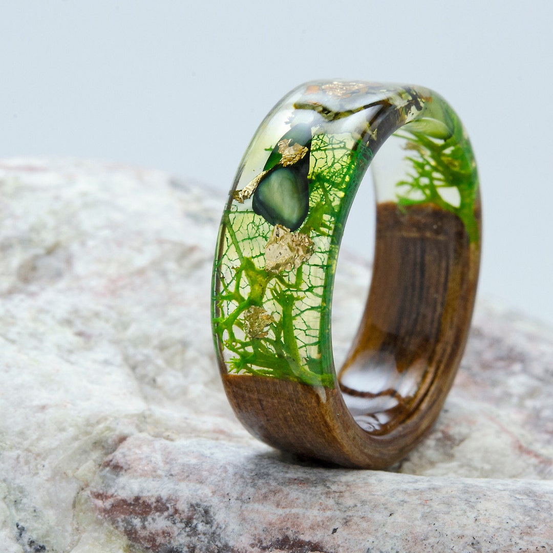 Forest Wood Resin Ring With Green Natural Stones Malachite, Oak Wood ...