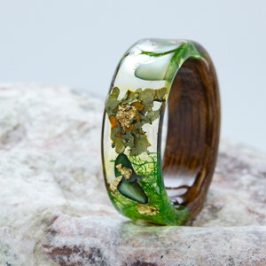 Forest Wood Resin Ring With Green Natural Stones Malachite, Oak Wood ...