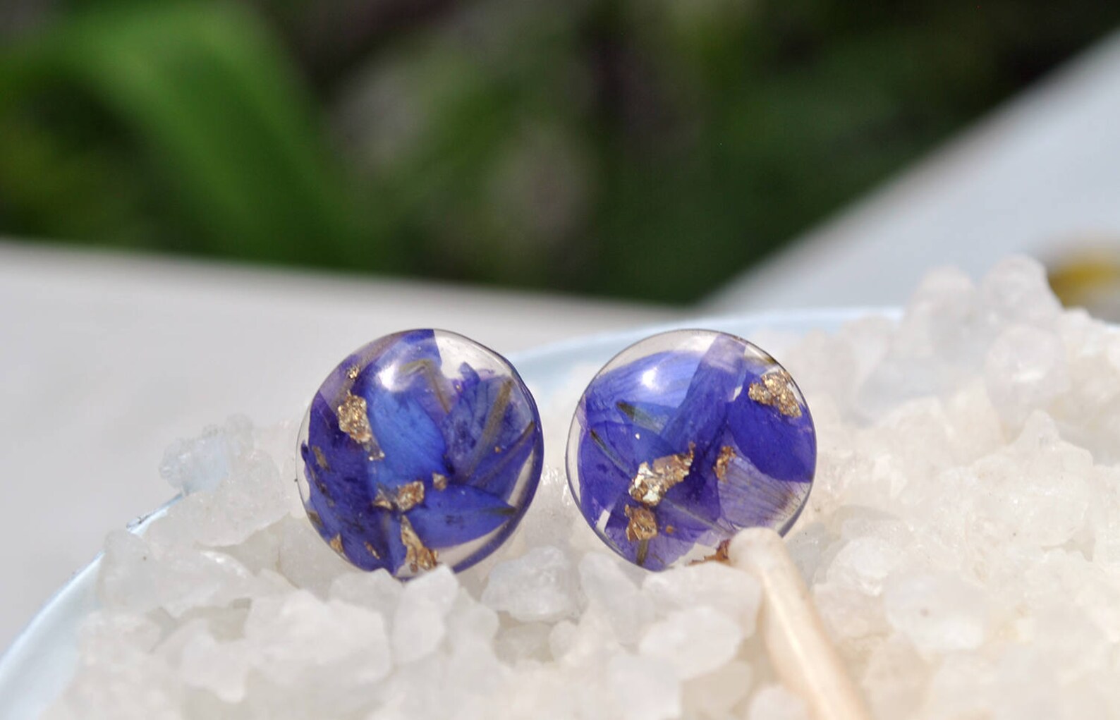 Round small stud earrings Eco resin Real flower resin earrings | Etsy