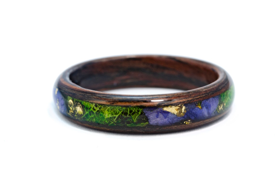 Eco Wood Ring With Petals of Blue Iris and Hydrangea and 24K - Etsy