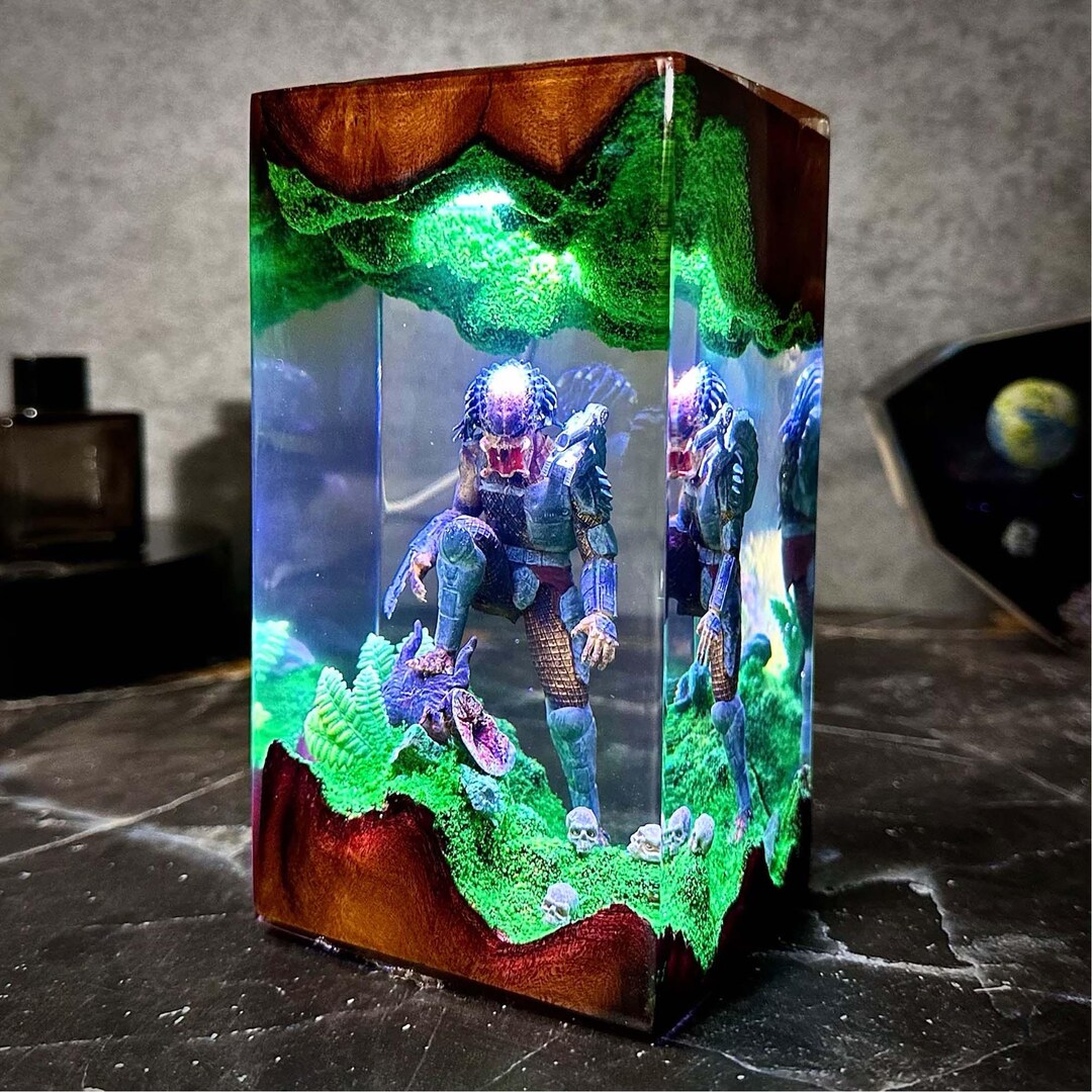 Predator Xenomorph Alien Space Monster Epoxy Resin Lamp, Night Light - Etsy