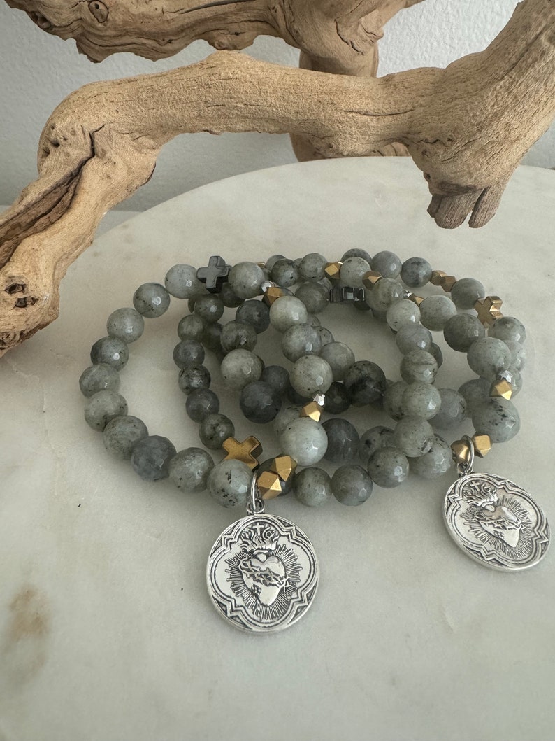 Sacred Heart of Jesus | Catholic Rosary Prayer Bracelet | Grey ...
