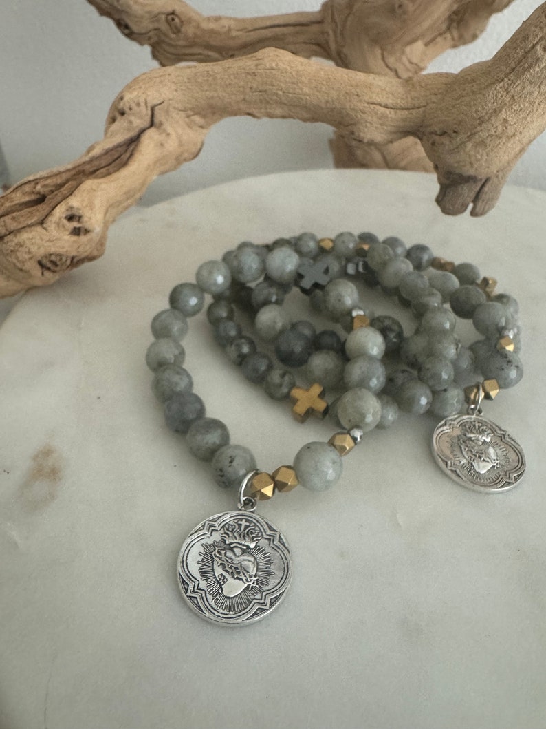 Sacred Heart of Jesus | Catholic Rosary Prayer Bracelet | Grey ...