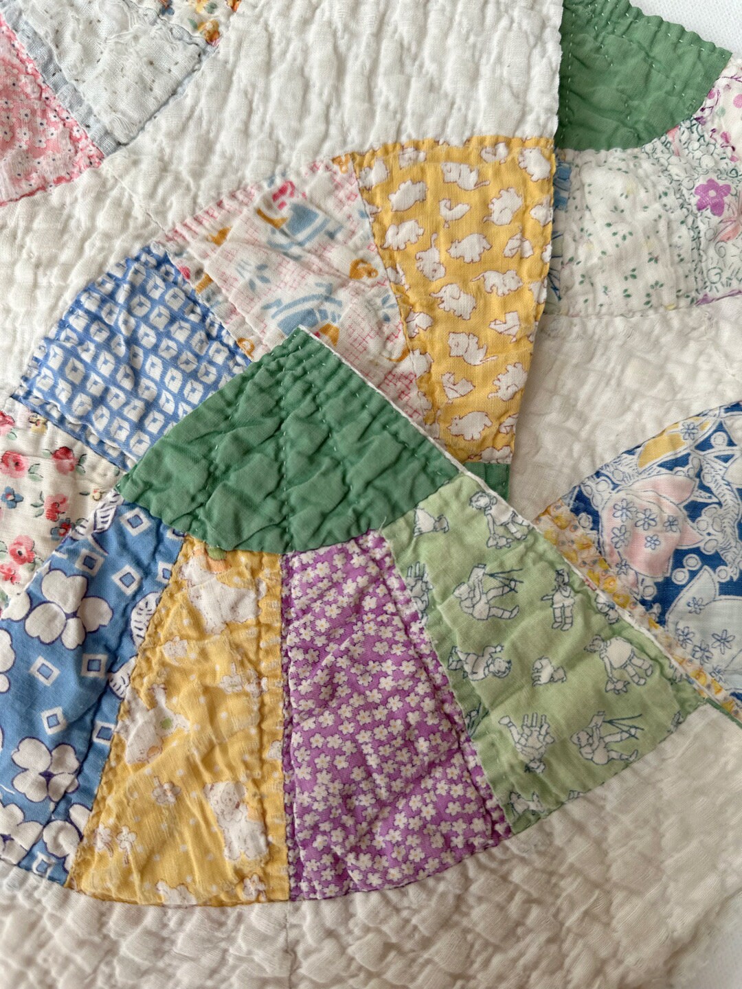 Vintage 1940s Double Fan Quilt Blocks Wonderful Fabrics Lots of Novelty ...