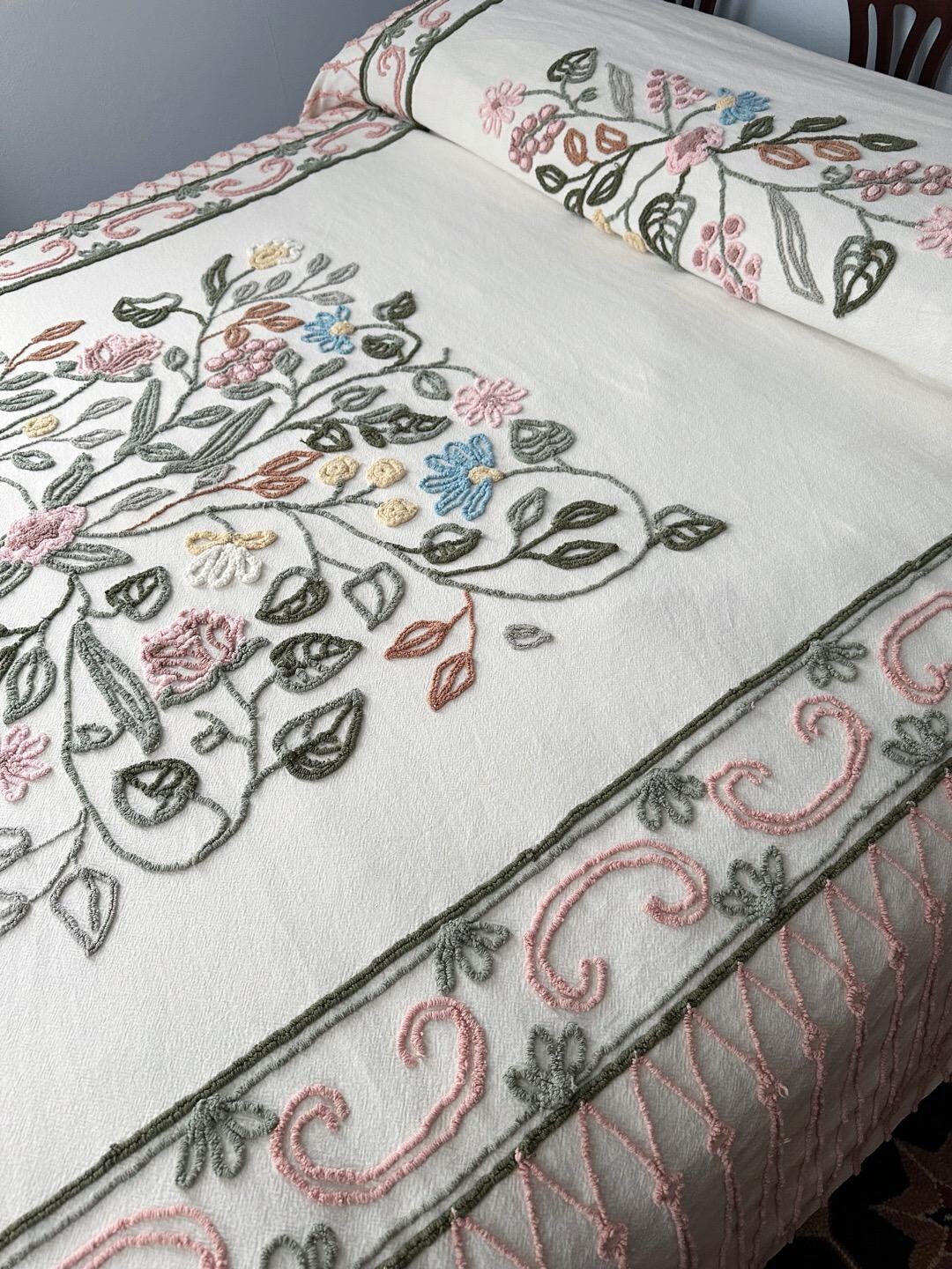 Exceptional Vintage Mid Century Floral Chenille Bedspread Queen/full ...