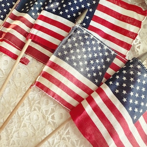 5 Vintage American Flag PARADE FLAGS a Fabulous Bit of 1950s Vintage ...