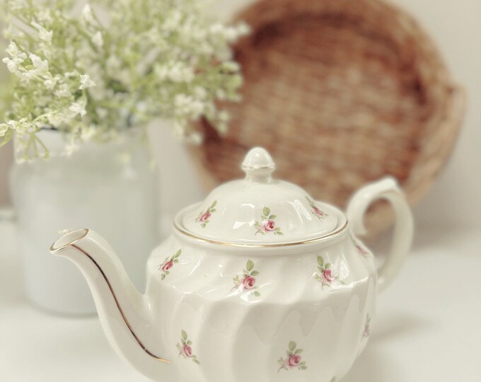 Vintage WINDSOR English Roses Teapot - the Sweetest Thing - Cottage ...