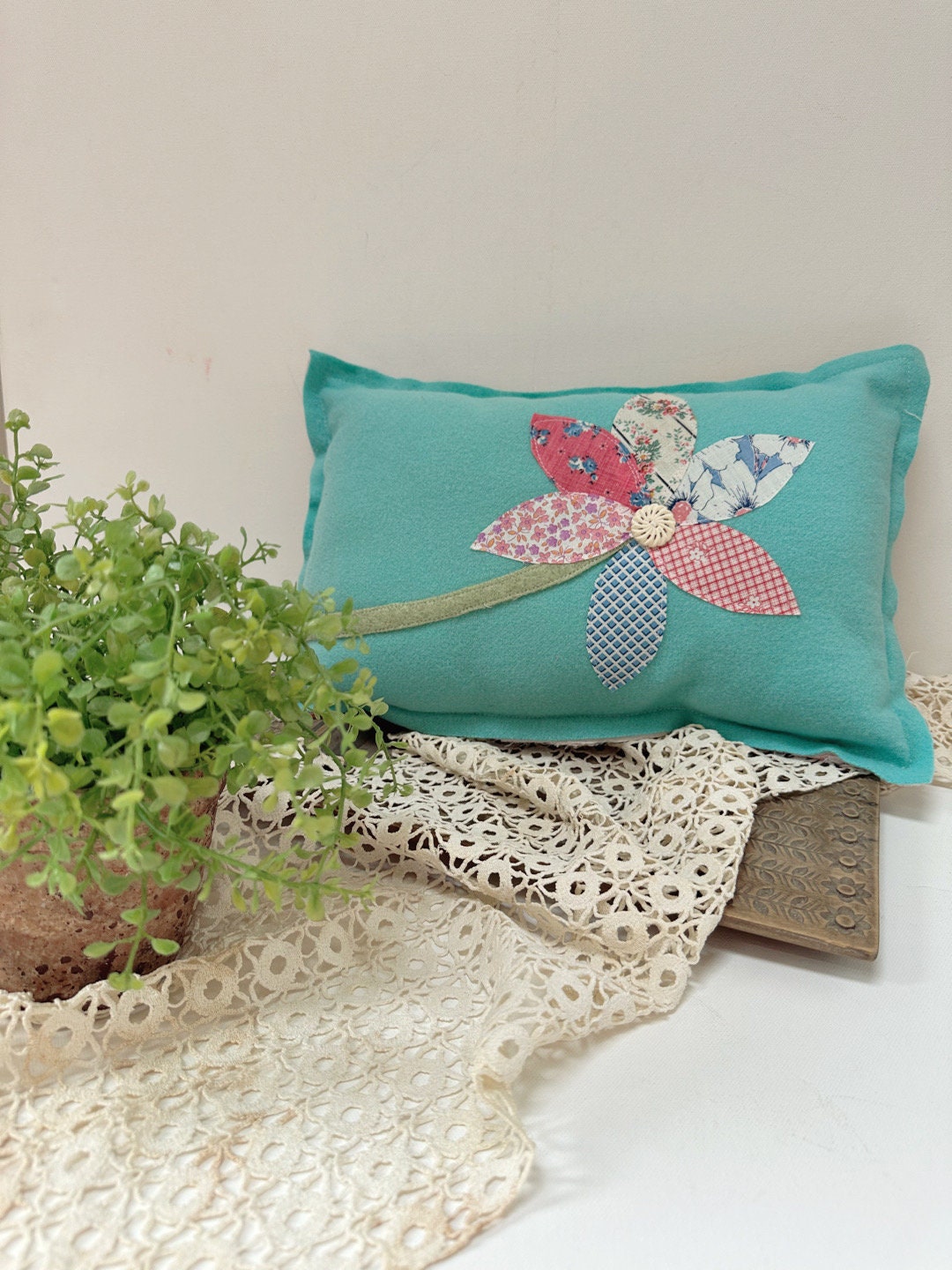 Vintage Quilt DAISY Porch Pillow Classic American Farmhouse Style ...