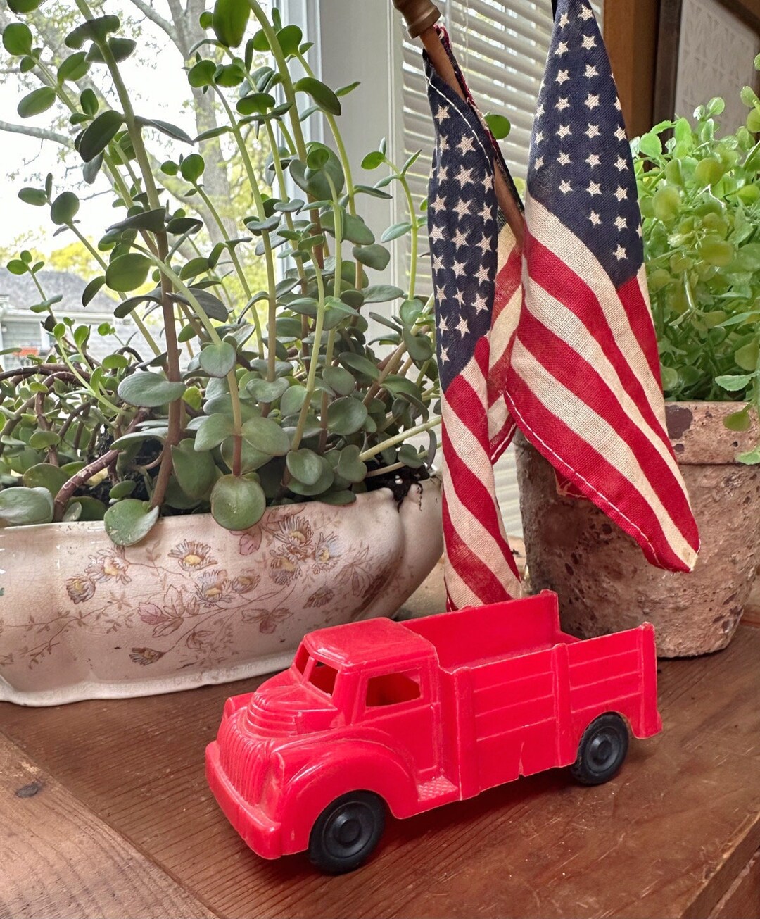 Cute Vintage Little Red Farm Truck Farmhouse Garden Sweet Summer Decor ...