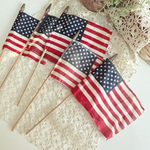 5 Vintage American Flag PARADE FLAGS a Fabulous Bit of 1950s Vintage ...