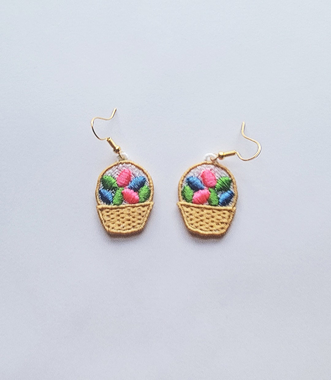 Basket With Eggs FSL Earrings / Embroidery Design / Earrings DIY ...