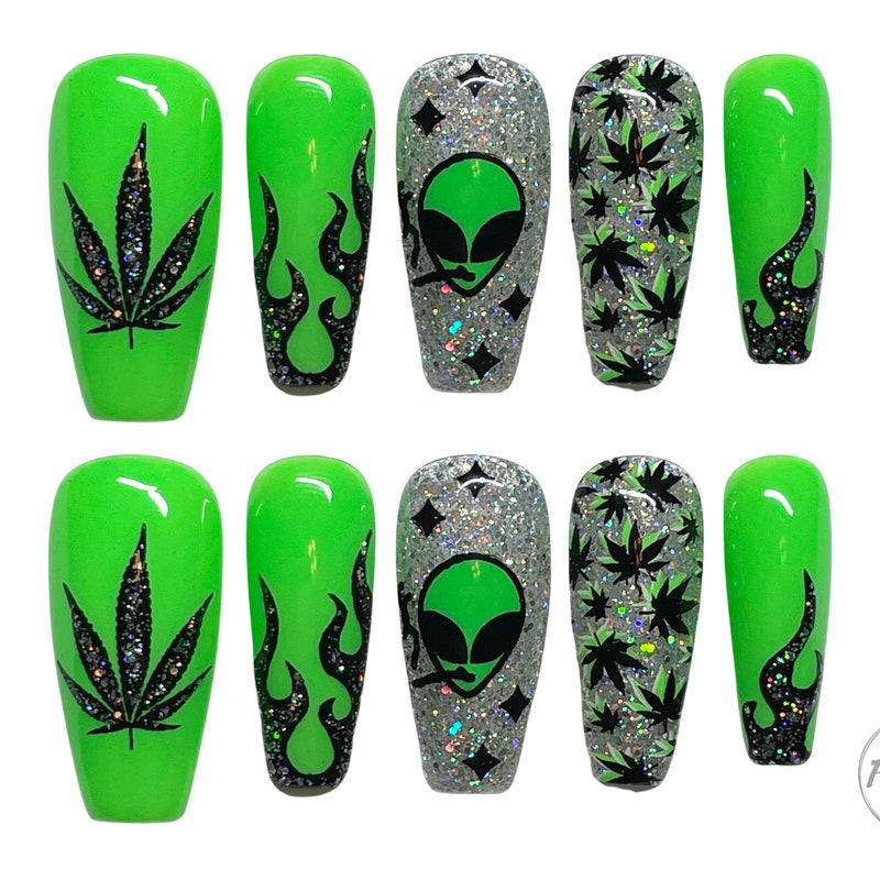 Alien Nails - Etsy