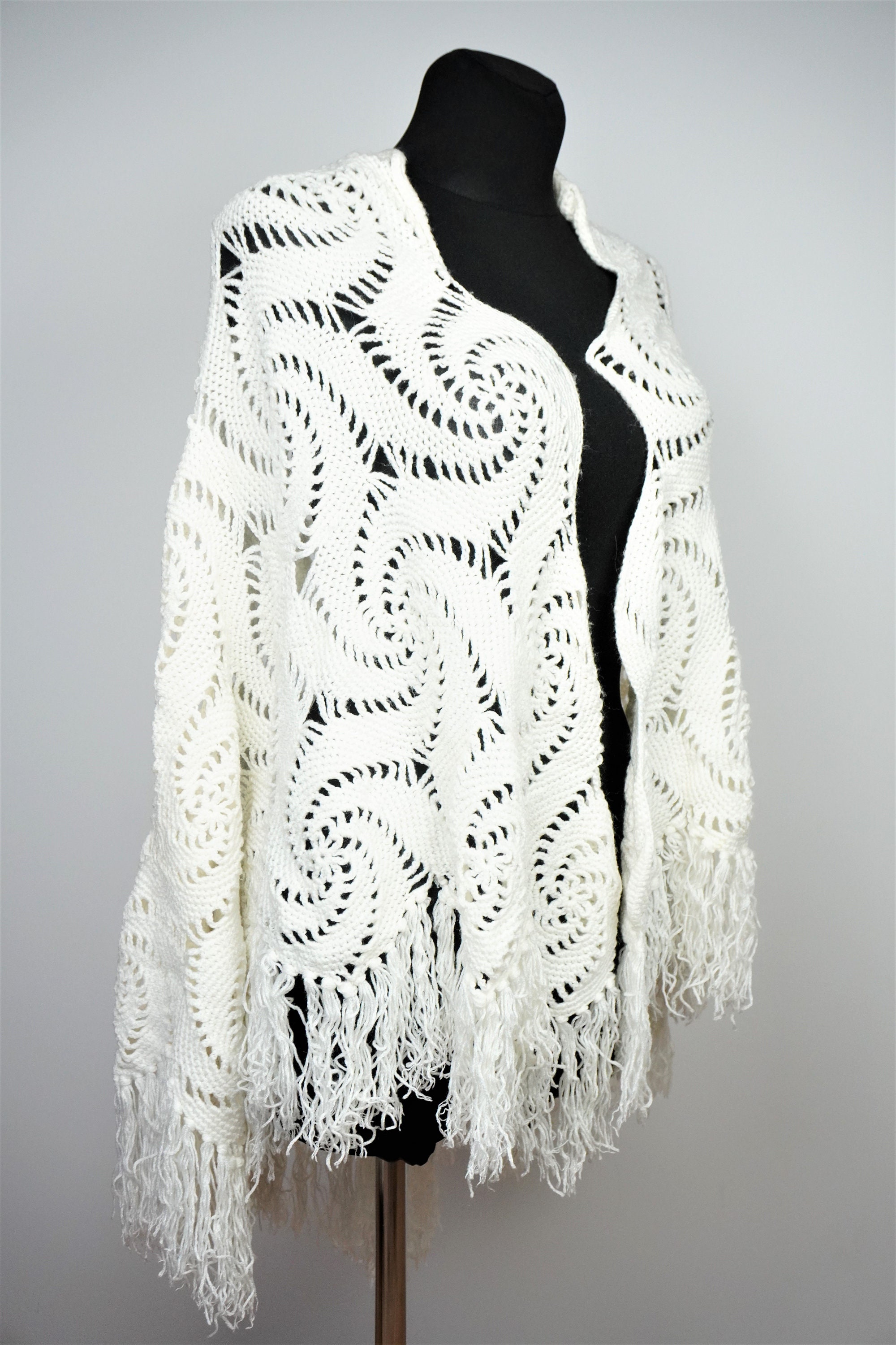 Large Off-white Triangle Scarf for Women. Crocheted Fringed Shawl ...