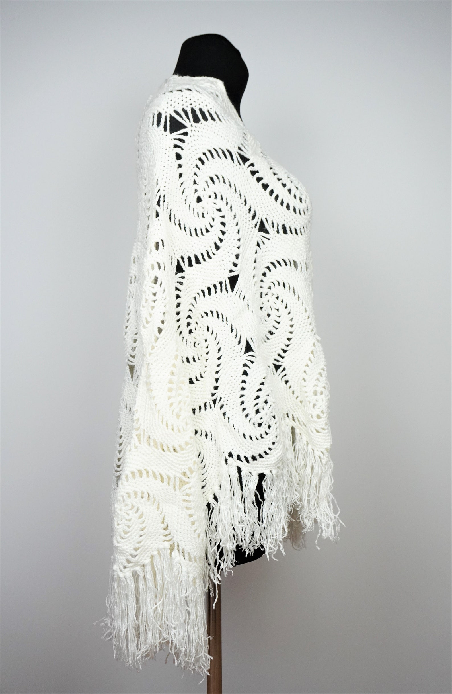 Large Off-white Triangle Scarf for Women. Crocheted Fringed Shawl ...
