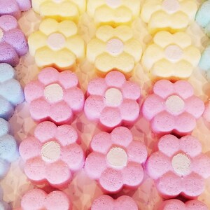 Mini Daisy Bath Bombs, Pastel Flower Favors - Etsy