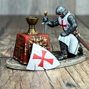 Knight Templar With the Holy Grail Figurine 60mm 2.36ins Hand-painted ...