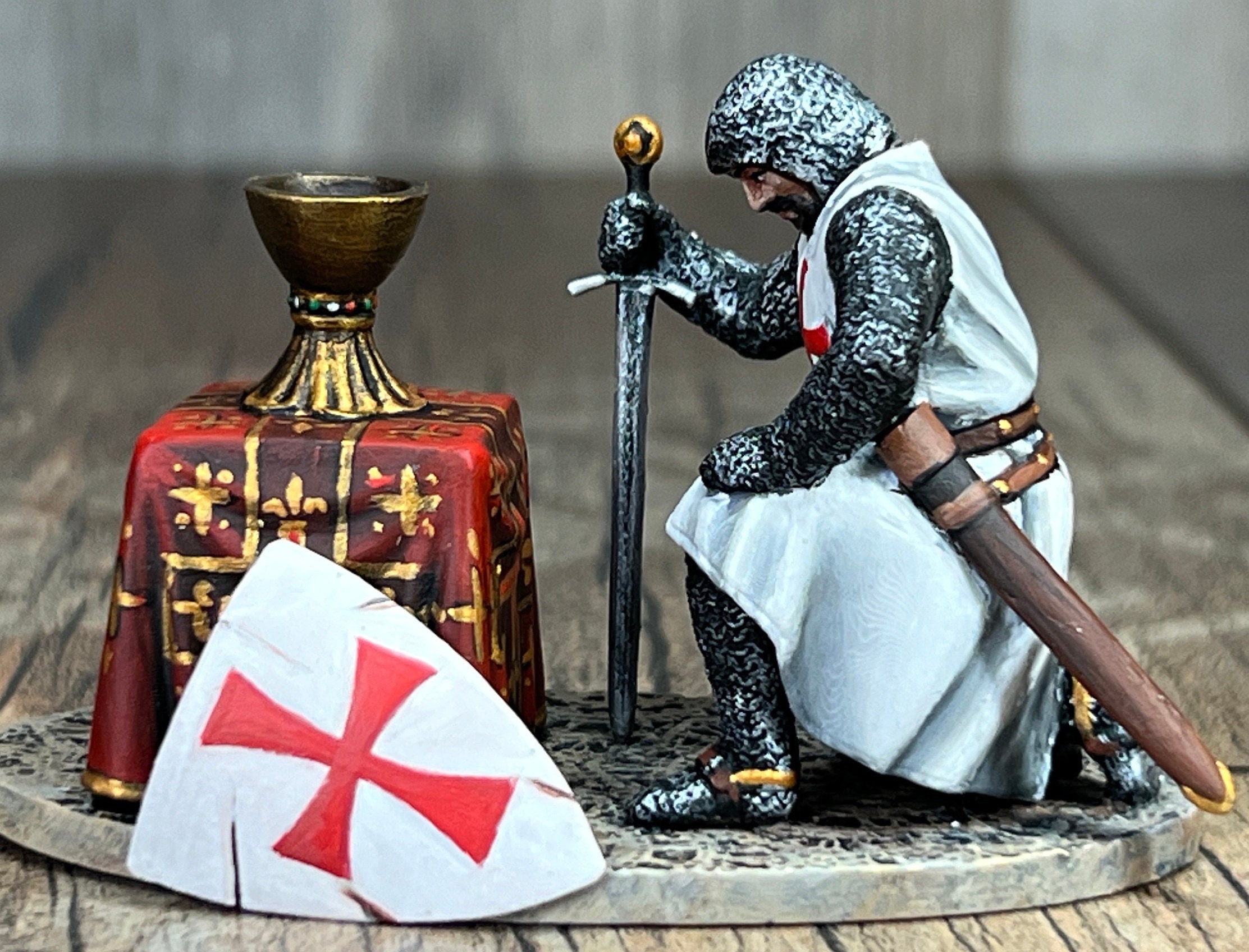 Knight Templar With the Holy Grail Figurines -tabletop Miniatures ...