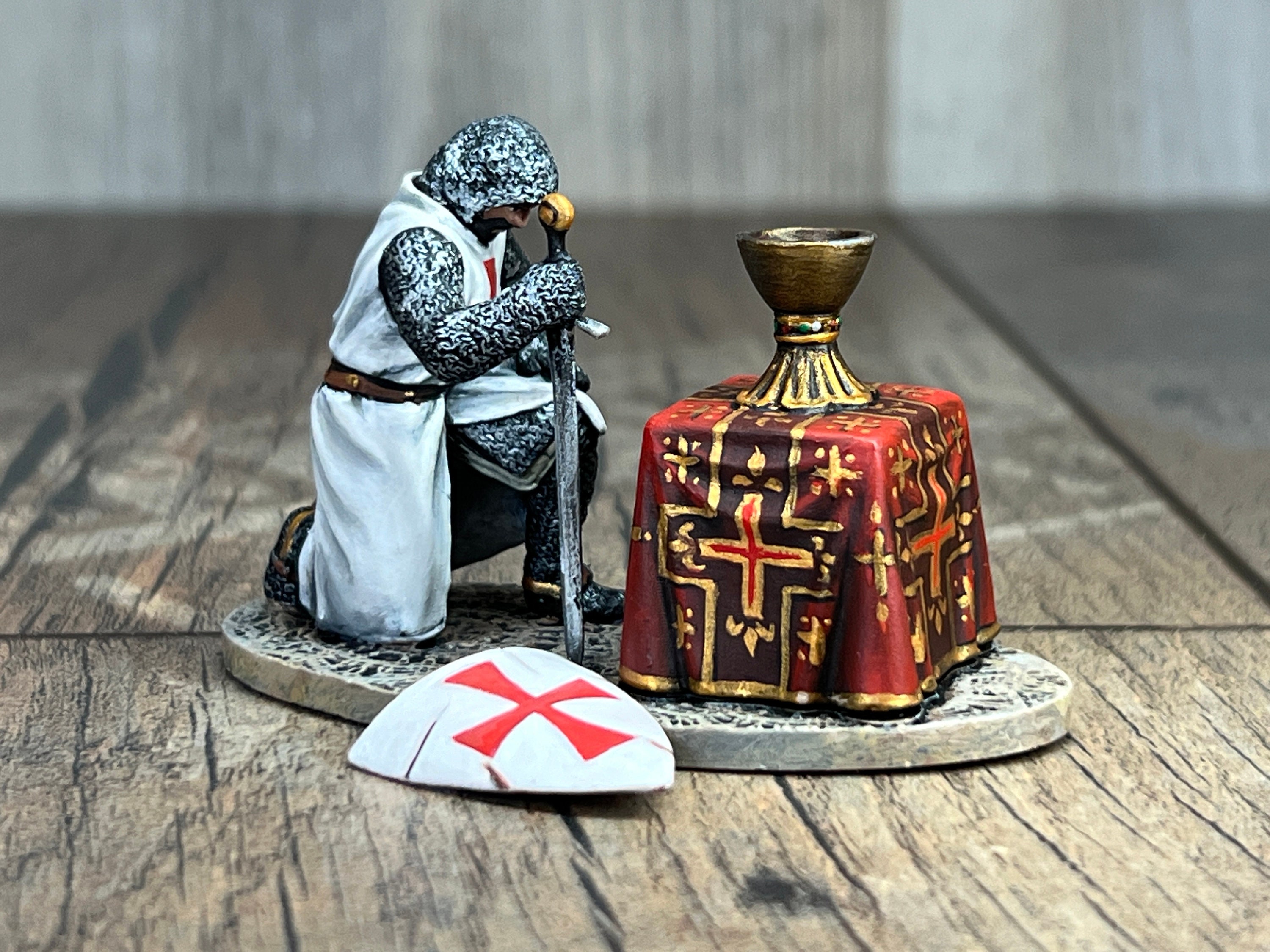 Knight Templar With the Holy Grail Figurines -tabletop Miniatures ...