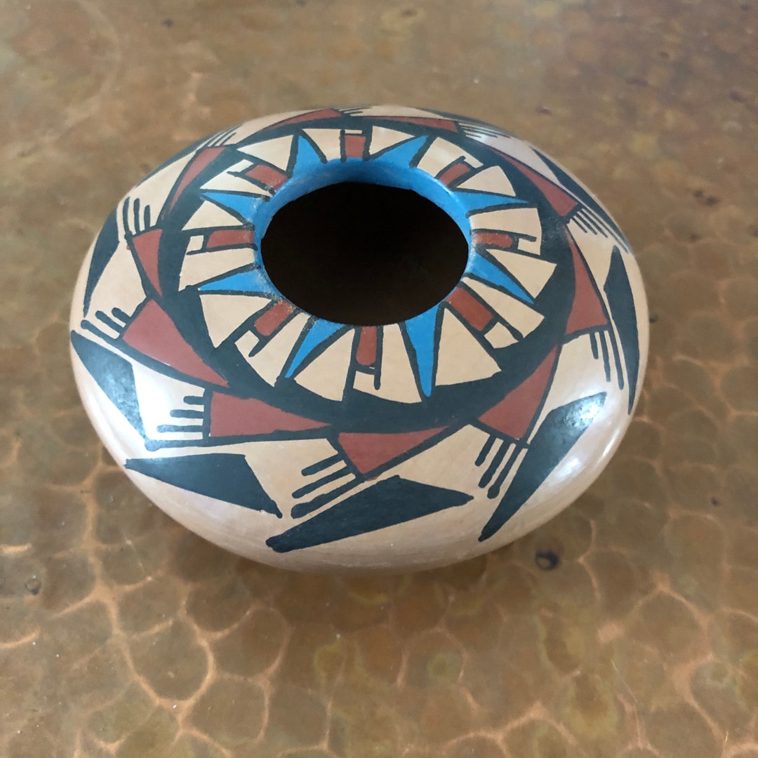 Mata Ortiz Olla by Yoli Rodriguez - Etsy