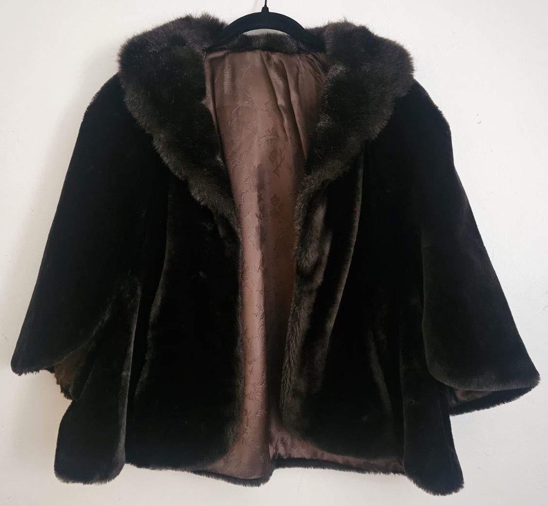 MCM Regina Glenara by Glenoit Fur/ Faux Fur (?) Cape / Stole With ...