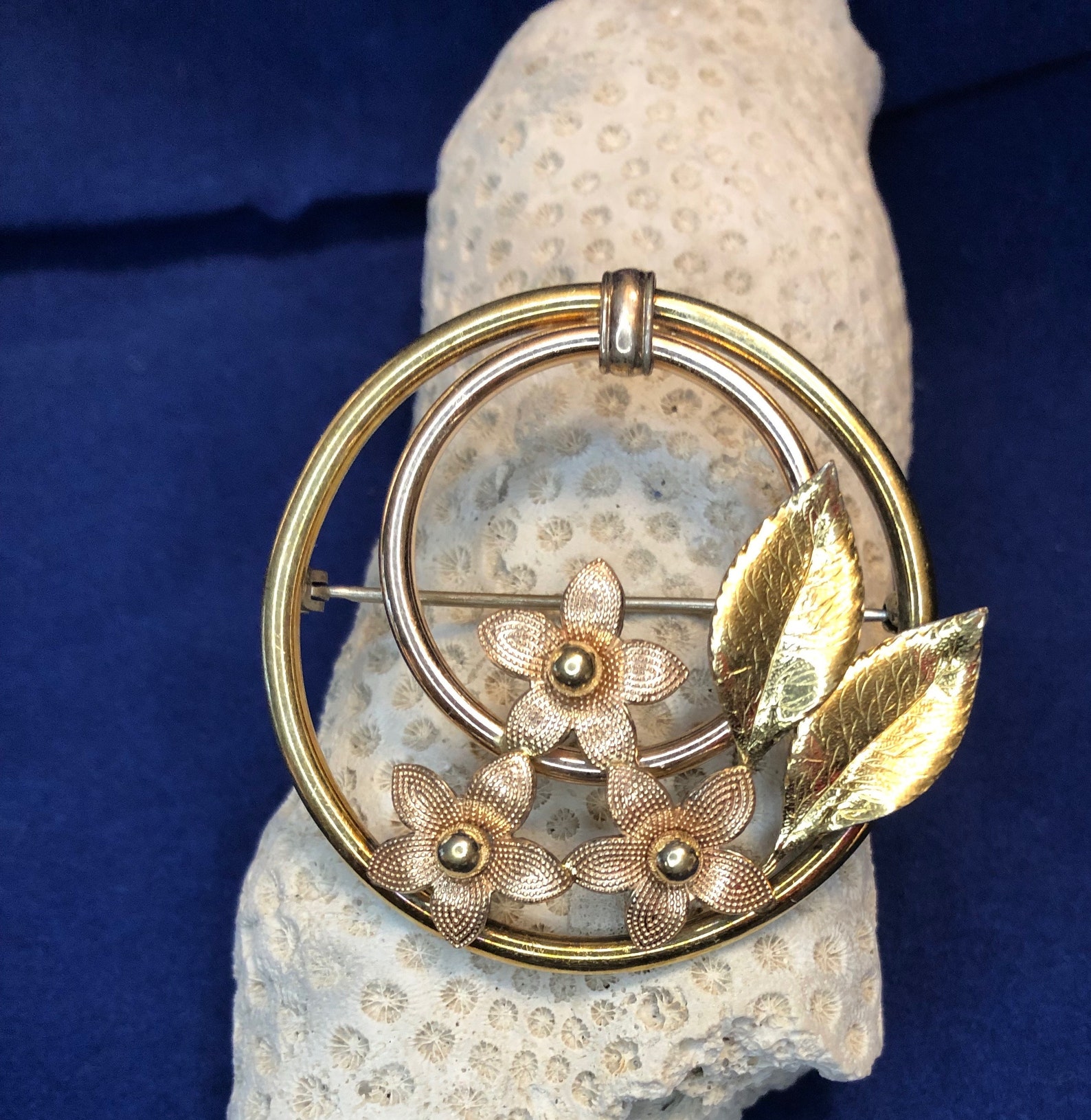 Vintage Krementz Brooch - Etsy