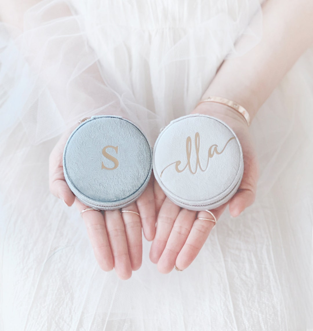 Luxury Round Jewelry Case, High Quality Italian Velvet Round Jewelry ...