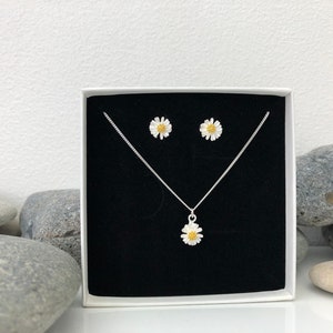 Daisy Jewellery Set. Daisy Earrings. Daisy Necklace. Silver Flower ...