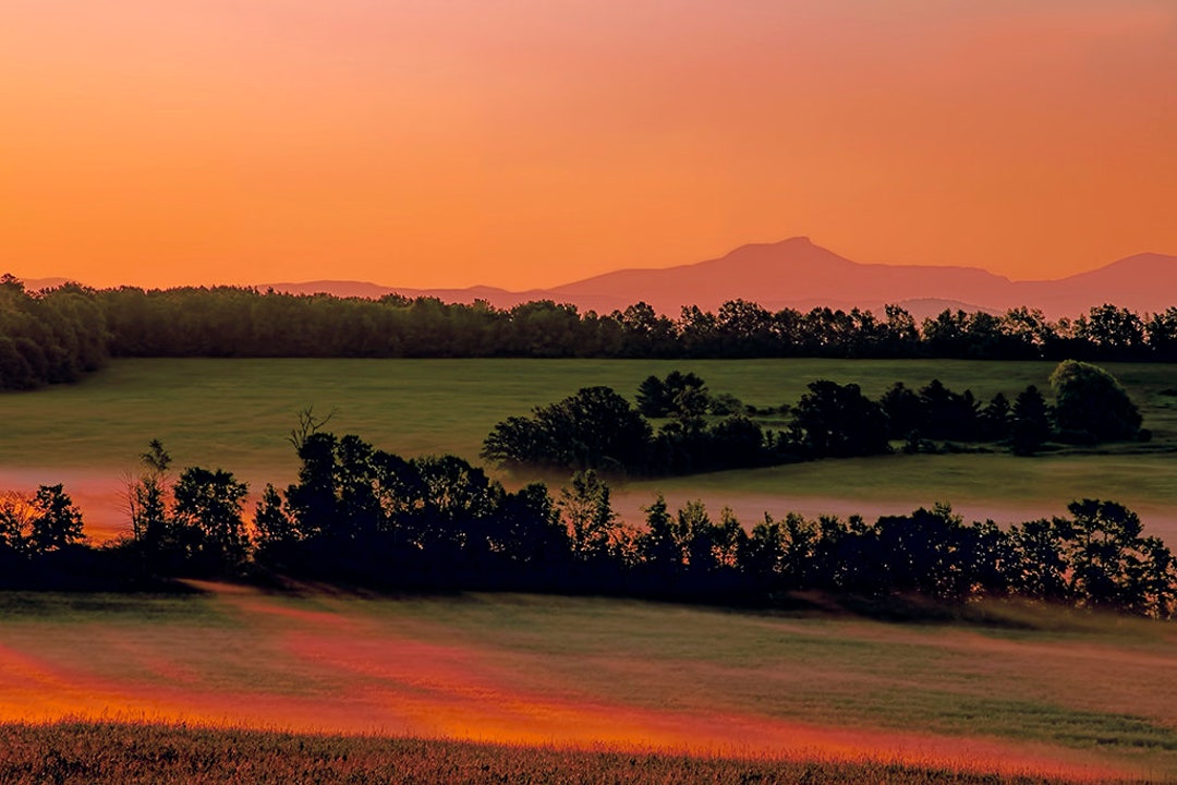 Champlain Sunrise, Champlain Valley, Green Mountains, Vermont, Country ...