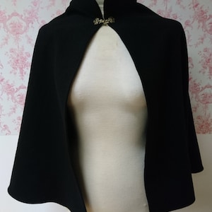 Cape Capelet Shrug With Collar / Capelet Wool / Cloak Woolen / Woolen ...