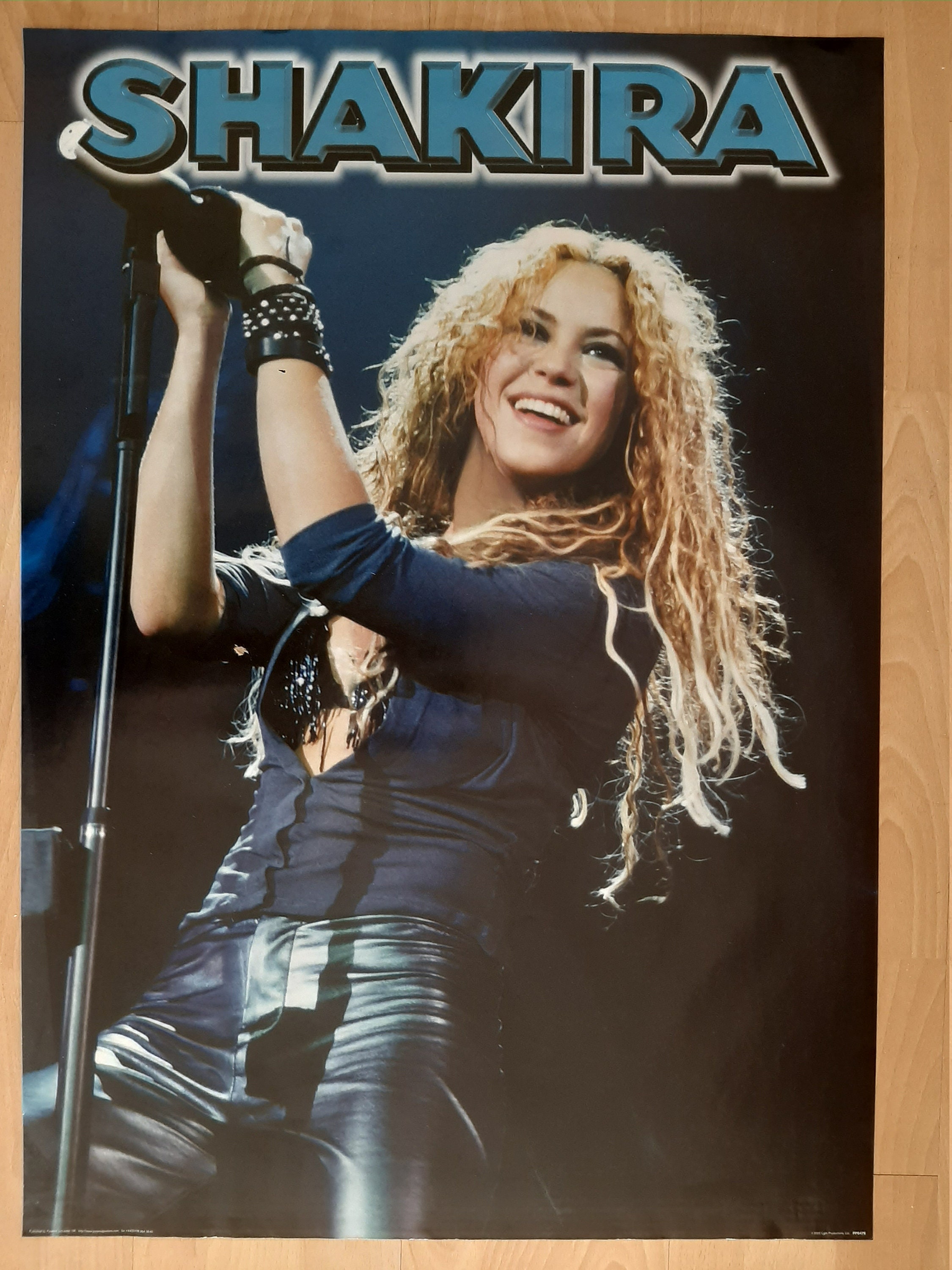 Shakira Authentic 2002 Poster - Etsy.de
