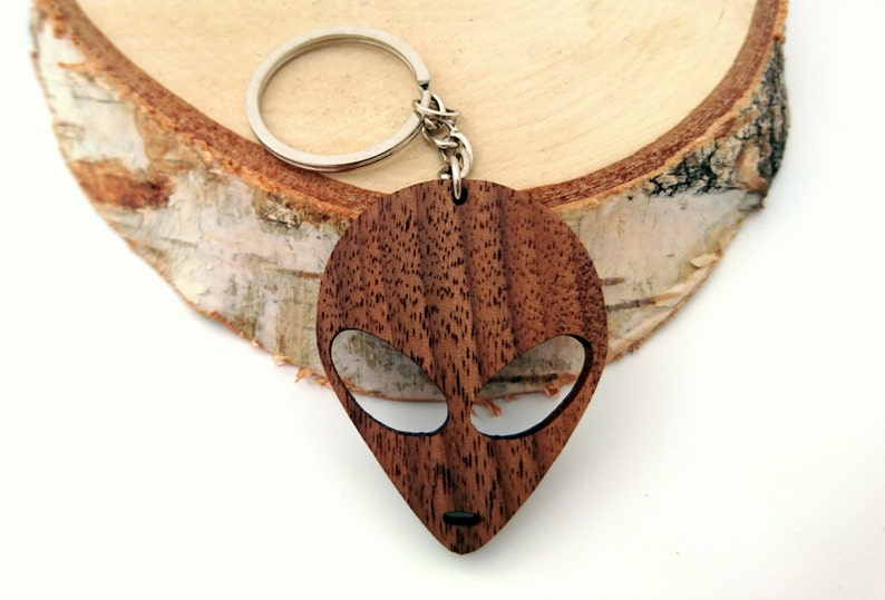 Wooden Alien Head Keychain Walnut Wood UFO Keychain Sign | Etsy