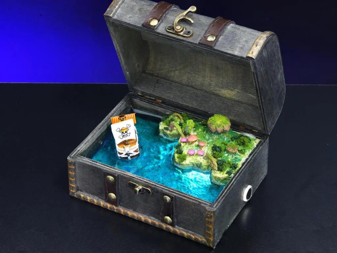 Goi.n/g Me/rry Box Lamp, Ocean Pirate Ship in Light Box, Epoxy Resin ...