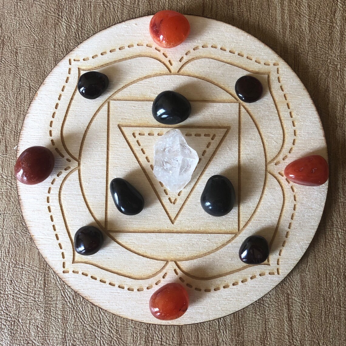 Root Chakra Crystal Grid Altar Decoration - Etsy