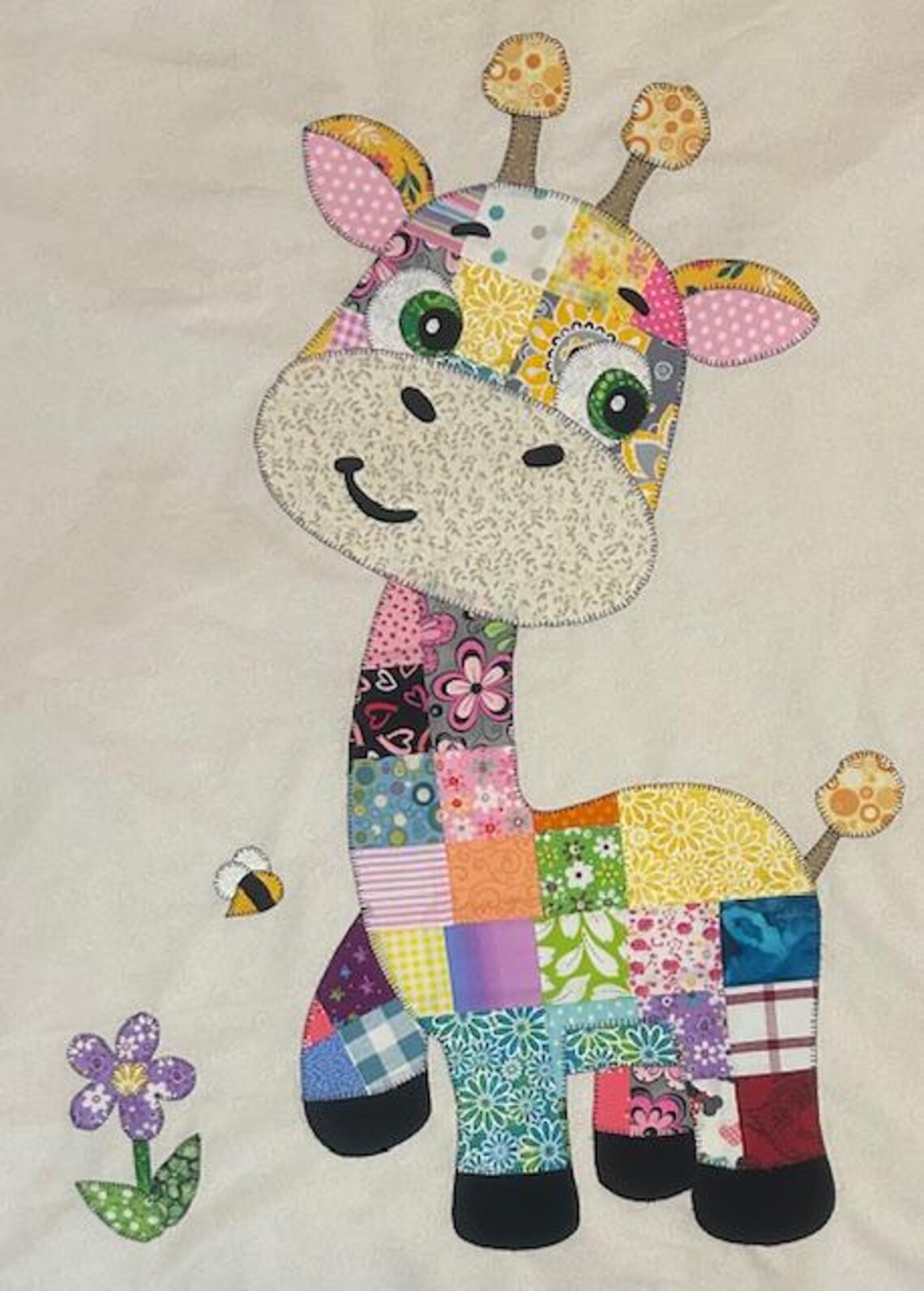 Patchwork Giraffe Quilt Pattern: Applique Baby Blanket, Wall Hanging ...