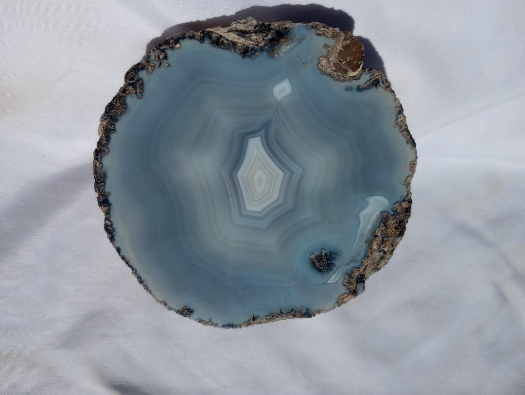 Large Mexican Geode With a White Patterned Center - Etsy