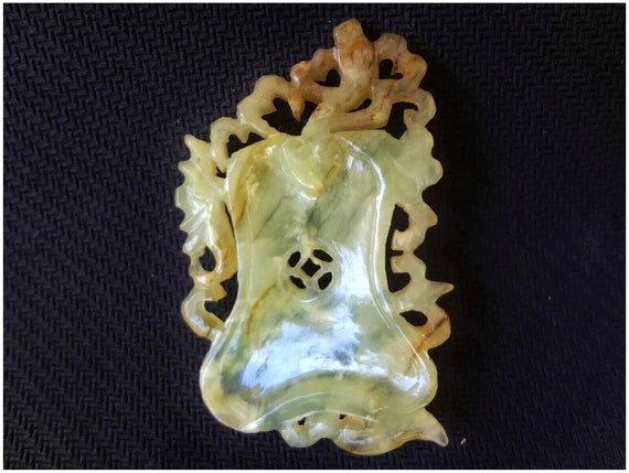 Vintage Chinese Hand Carved Fan Design Jade Pendant A… - Gem Vintage Chinese Hand Carved Fan Design Jade Pendant A… - Gem