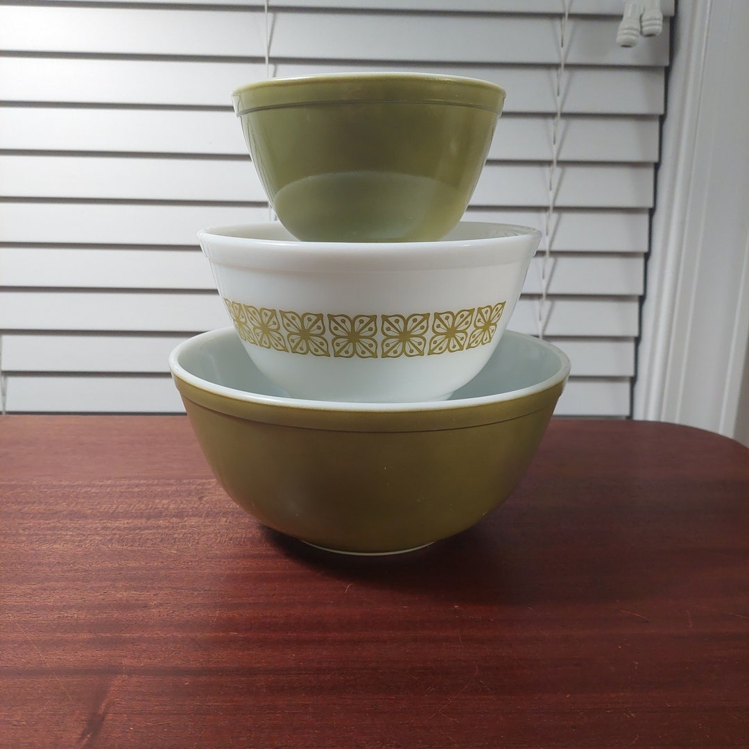 Vintage Pyrex Nesting Bowls , Set of 3 - Etsy