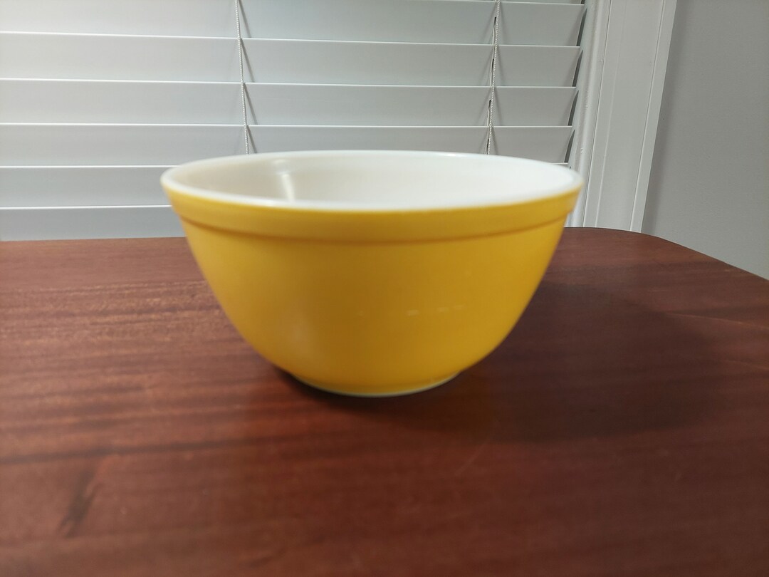 Vintage Yellow Pyrex #402 Bowl , 1.5 Qt. - Etsy