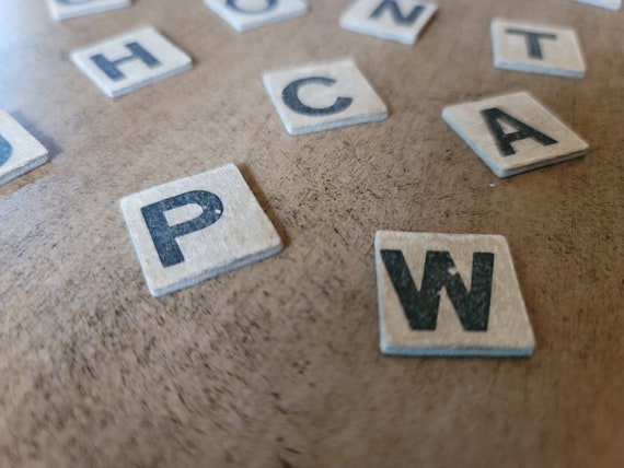 20 Tiny Vintage Cardboard Letter Tiles / Anagrams / Anagram - Etsy