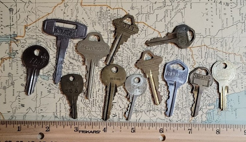 Vintage Variety of Keys,12 Random Keys, Assemblage, Embellishments ...