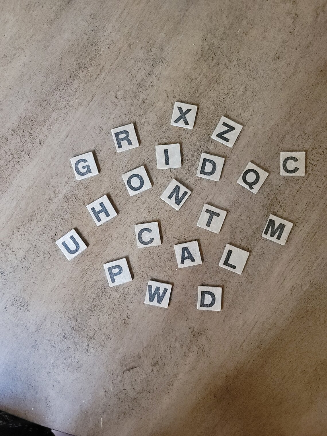 20 Tiny Vintage Cardboard Letter Tiles / Anagrams / Anagram - Etsy