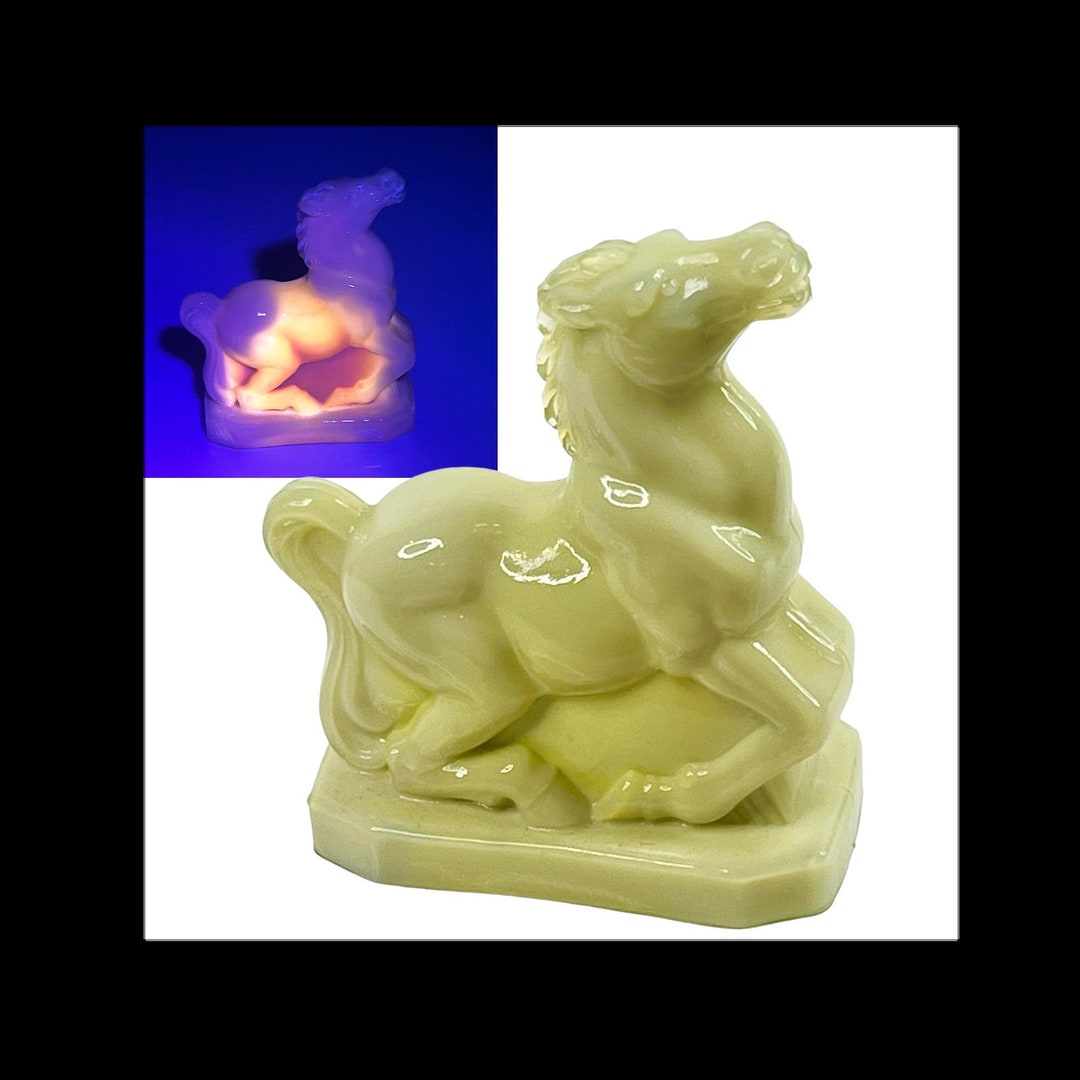 VTG Boyd Glass Joey HORSE 4" Glow Under UV Yellow Slag Paperweight Pony ...