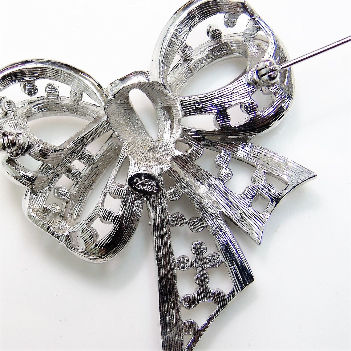 Vintage Joan Rivers Joan Rivers Silver Gift BOW BROOCH Pin LG - Etsy