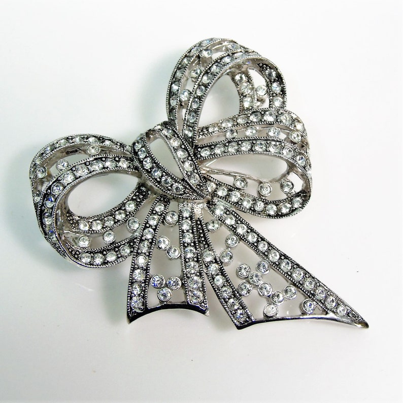 Vintage Joan Rivers Joan Rivers Silver Gift BOW BROOCH Pin LG - Etsy