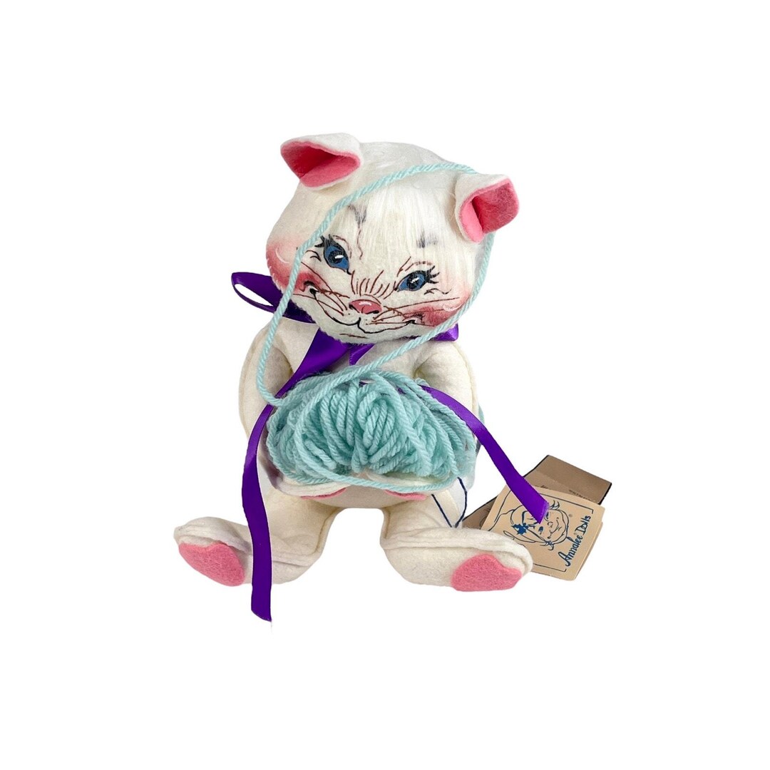 Annalee 10" PLAYFUL KITTY White Cat Green Knitting Yarn Ball Sewing ...