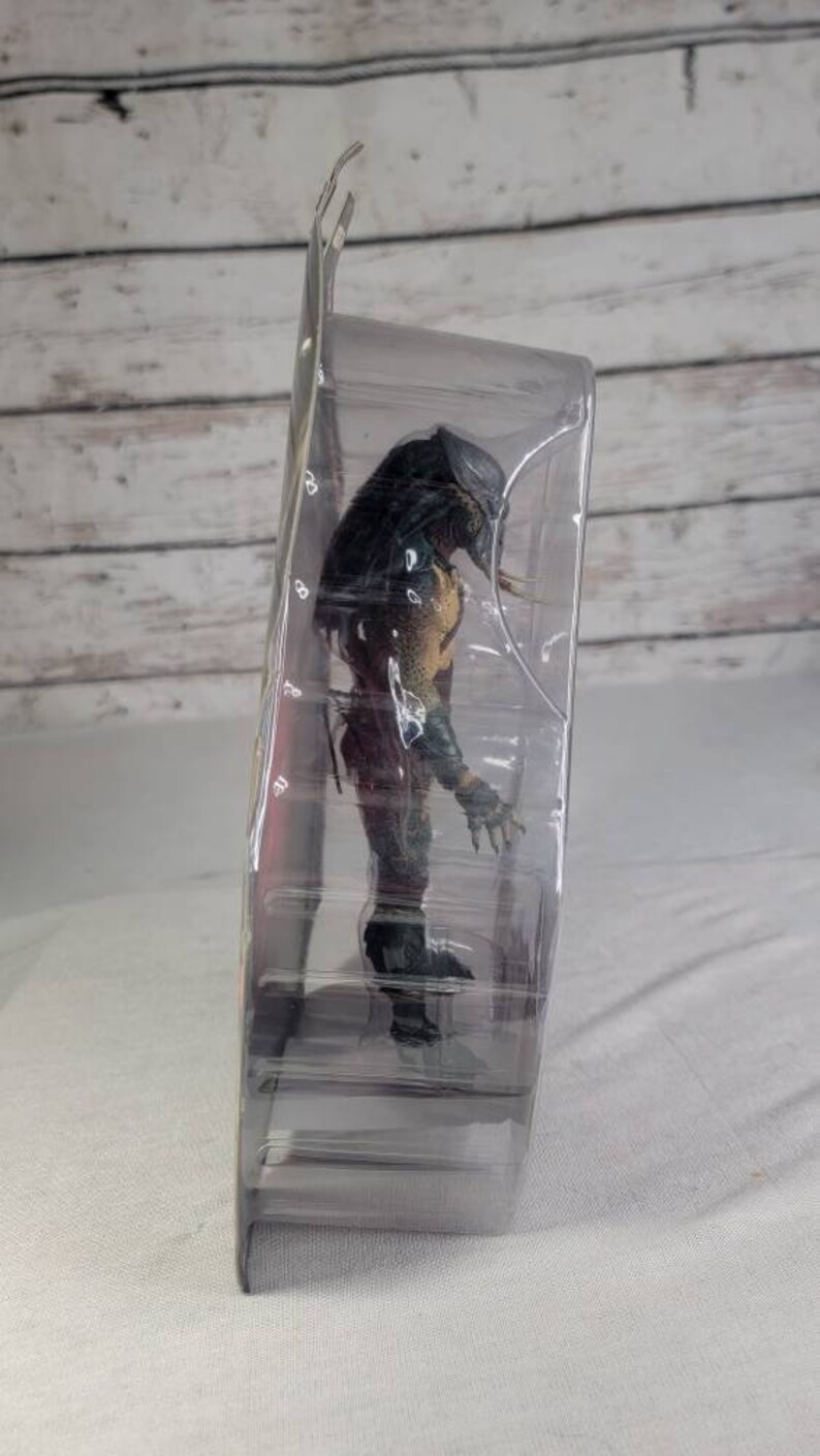 New Tracker Predator NECA 7 Movie Action Figure 2010 Removable Wrist Blade AVP Prey Predators ...