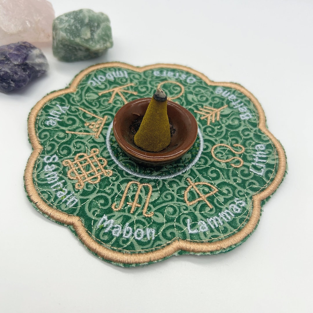 Wheel of the Year Candle Mat, Pagan or Wiccan Sabbat Mat, Decorative ...