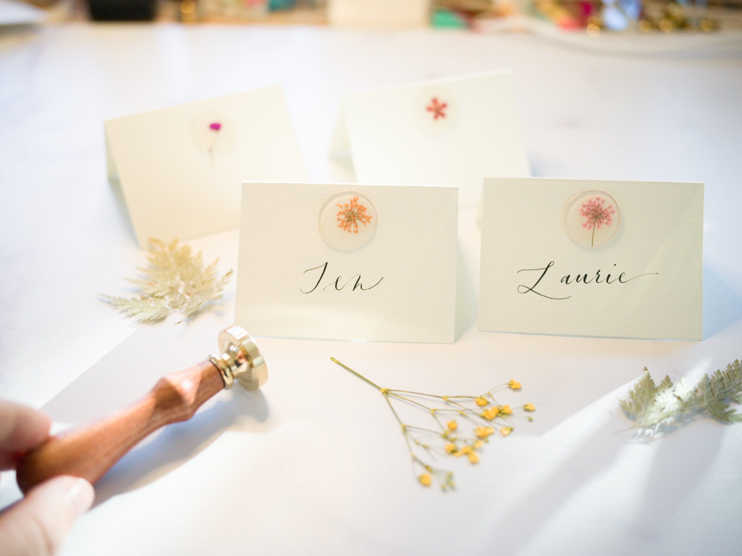 Pressed Flower Wax Seal Placecards: Calligraphy Dinner Party Decor - Etsy